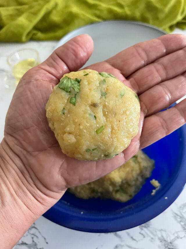 Aloo Tikki - Crispy Potato Patties